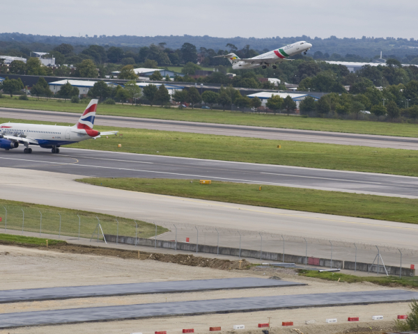 Gatwick Airport main runway rehabilitation | VolkerFitzpatrick
